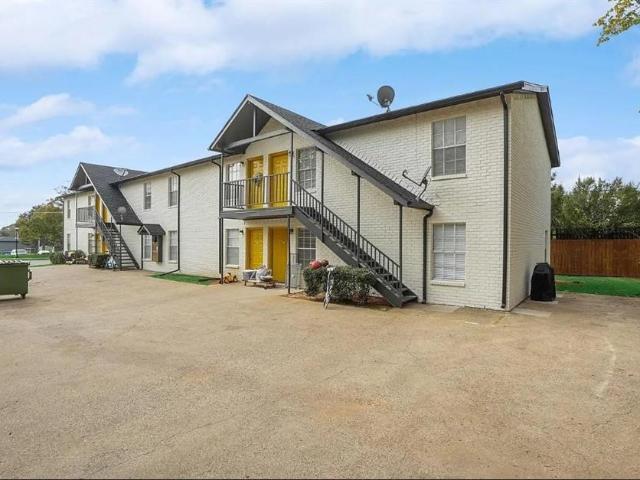 1105 UTA Blvd, Unit 106, Arlington, TX 76013 | MLS #21196 | Compass