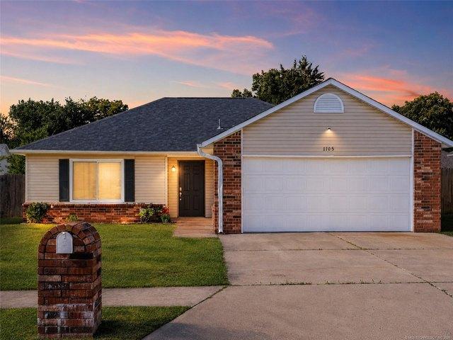 1105 W 22nd St, Claremore, OK 74017