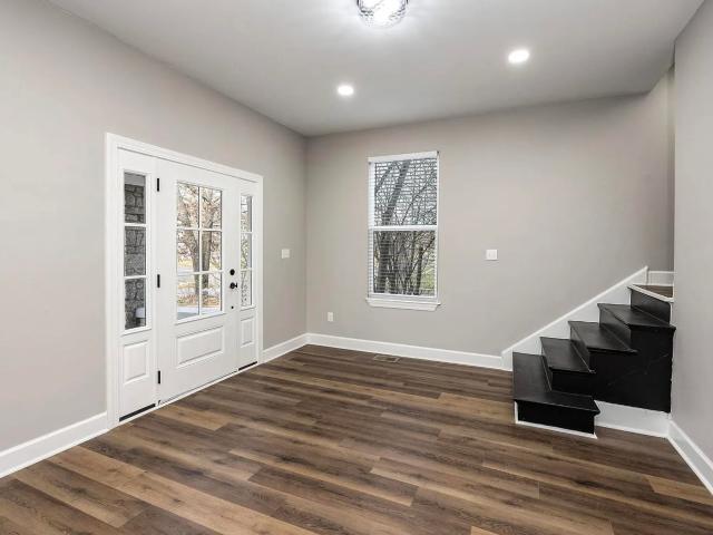 1105 W 24th