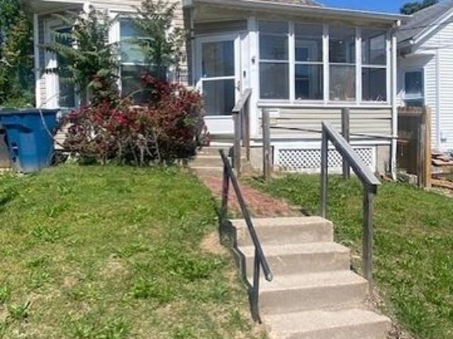 1105 W 9th St, Alton, IL 62002