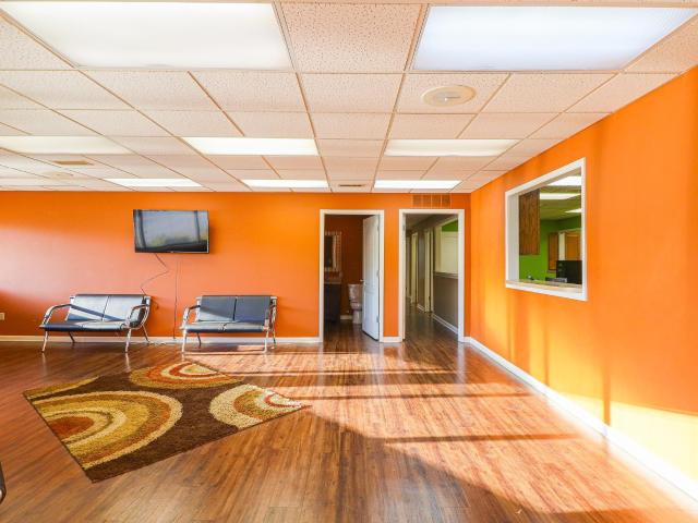 1105 W Court #B Street