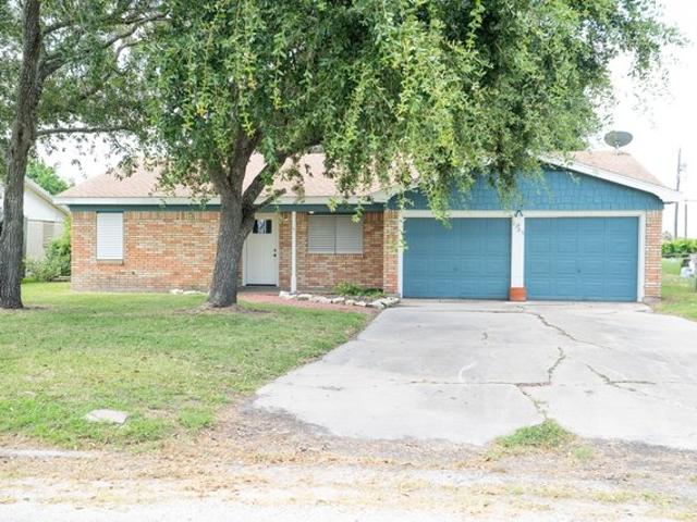 1105 W Saint Louis Ave, Seadrift, TX 77983