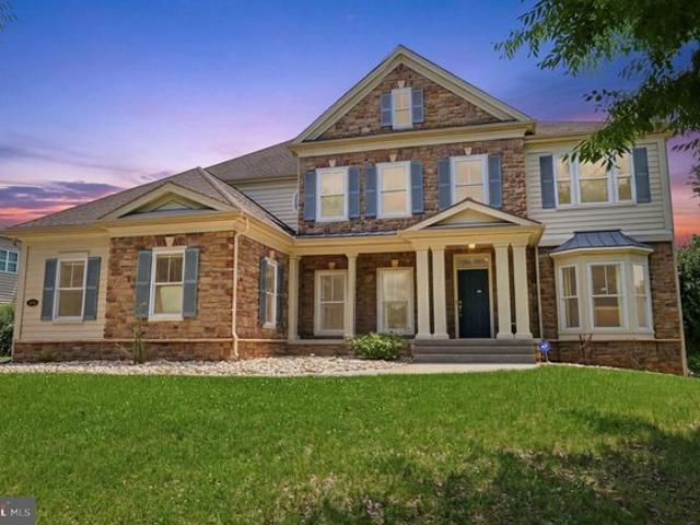 1105 William Penn Dr, Bensalem, PA 19020