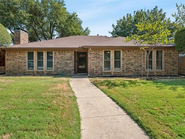 1105 Wood Creek Cir, Flower Mound, TX 75028