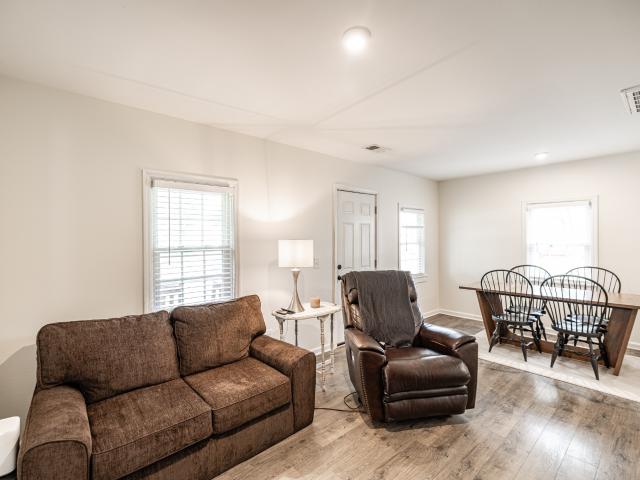 1105 Woods Ferry Rd