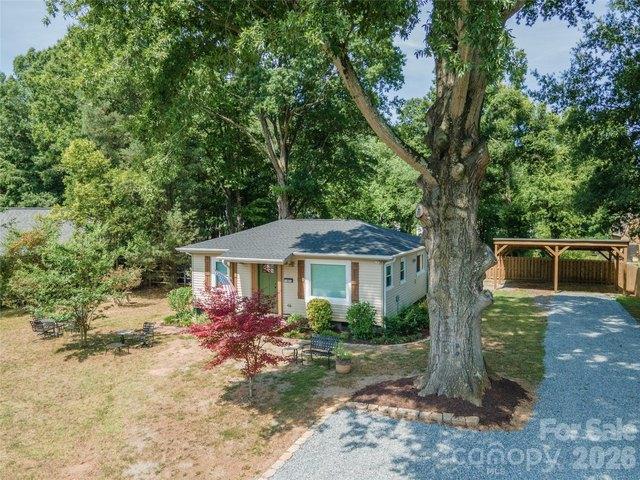 1105 Young St, Mooresville, NC 28115
