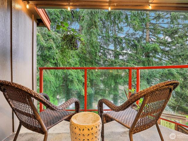 11060 NE 33rd Pl, Unit E3, Bellevue, WA 98004 | MLS #2489