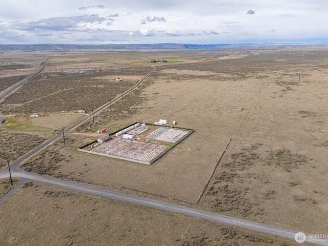 11061 NE Neppel Rd, Moses Lake, WA 98804