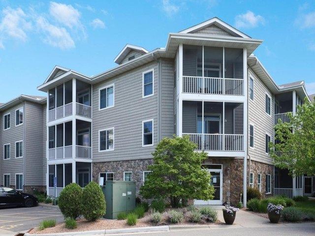 110696 Village Rd Apt 119, Chaska, MN 55318