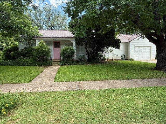 1106 Morris St, Brownwood, TX 76801