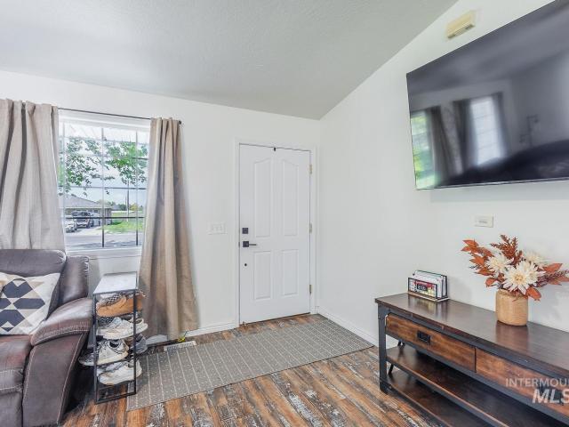 1106 Nw 24th St