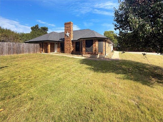 1106 N Atkins Dr, Celeste, TX 75423