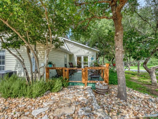 1106 N Shorewood Dr