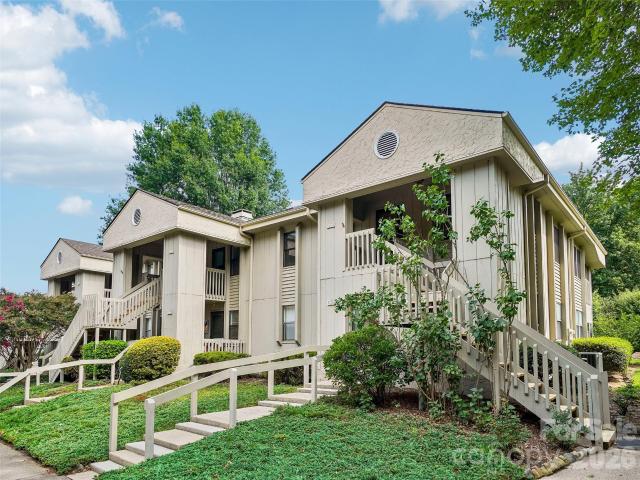 1106 Abbey Circle