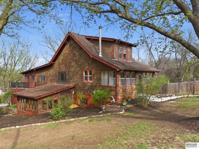 1106 Bellevue Blvd, Bellevue, NE 68005
