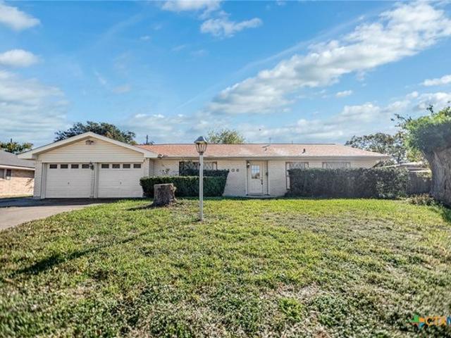 1106 Brookhollow Dr, Port Lavaca, TX 77979