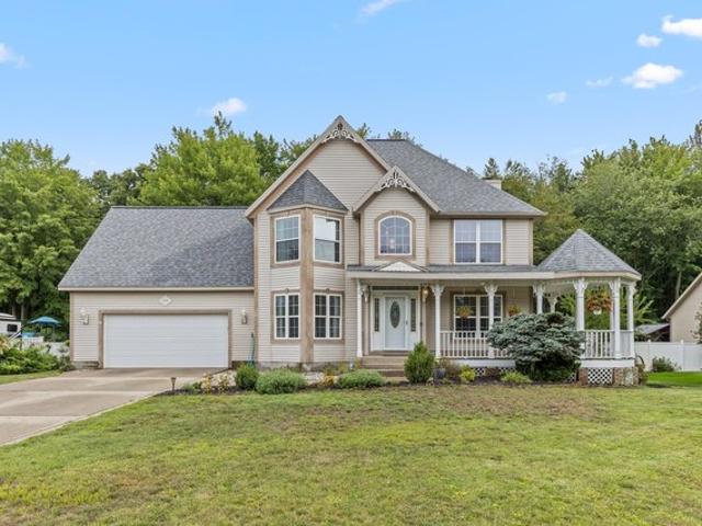 1106 Brookway Ct, Norton Shores, MI 49441