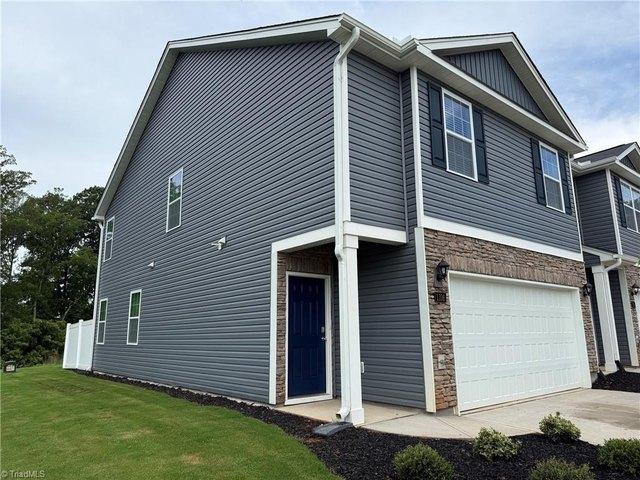 1106 Broholmer Ln, Greensboro, NC 27405