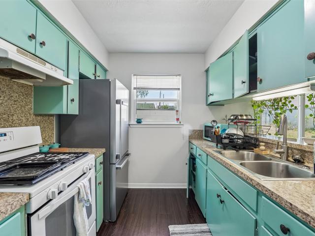 1106 Chesapeake Dr