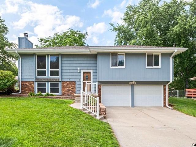 1106 Cimarron St, Papillion, NE 68046