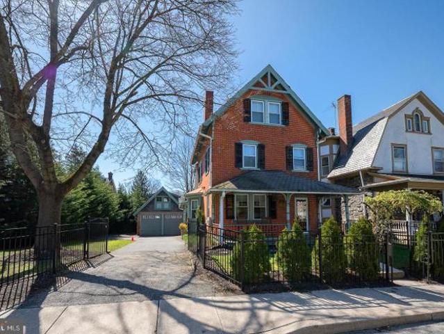 1106 County Line Rd, Bryn Mawr, PA 19010