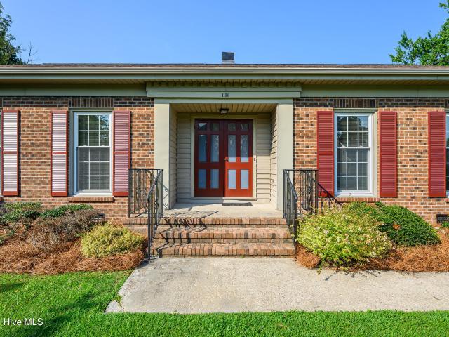 1106 Crestview Drive