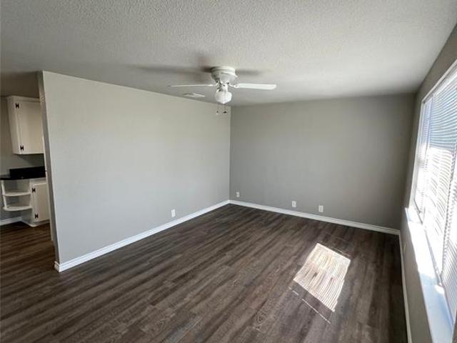 1106 Foster Lane