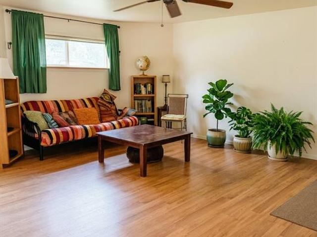 1106 Peninsula Drive