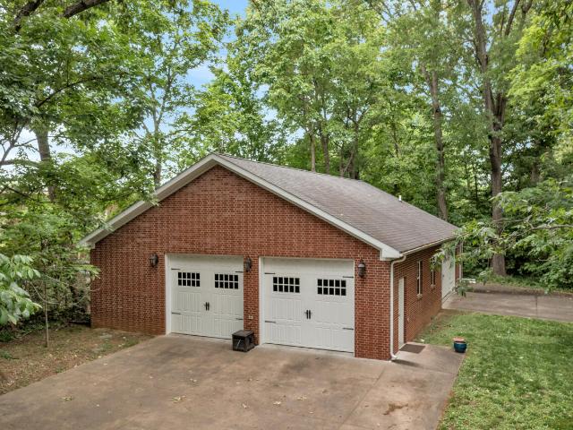 1106 Poplar Street