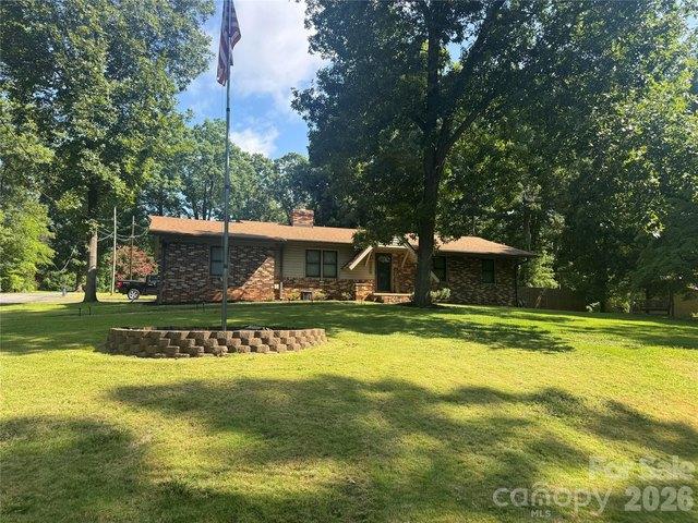 1106 Robinhood Ln, Kannapolis, NC 28081