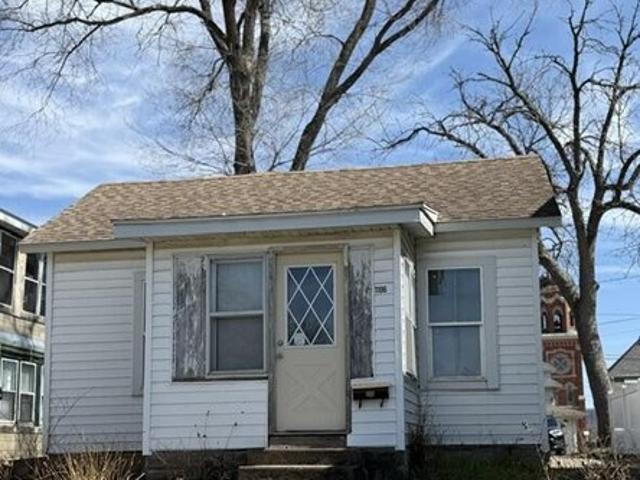 1106 Rose St, La Crosse, WI 54603