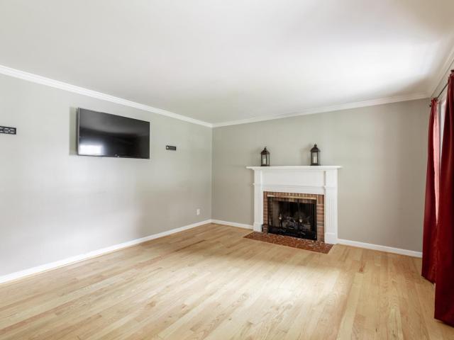 1106 Roundtree Dr
