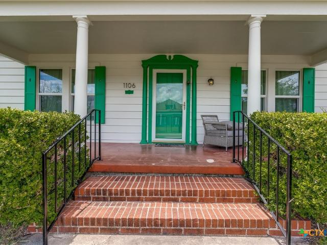 1106 S 11th Street