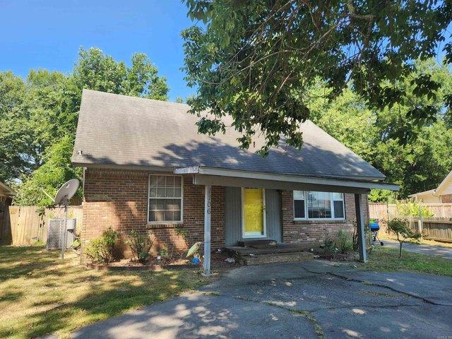 1106 S Cedar St, Stuttgart, AR 72160