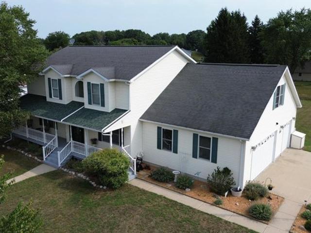 1106 S Bundy Dr, Lake Isabella, MI 48893
