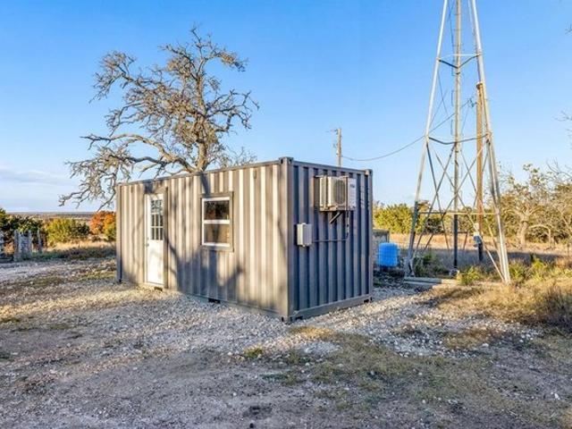 1106 S Perry Ranch Rd, Fredericksburg, TX 78624