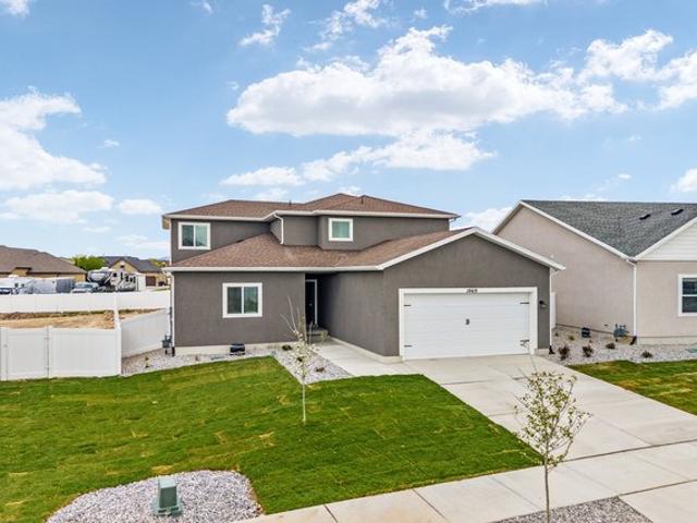 1106 Vegas St W, Grantsville, UT 84029