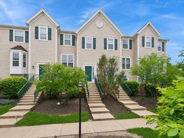 1106 Village Center Pkwy Unit 3, Aurora, IL 60506