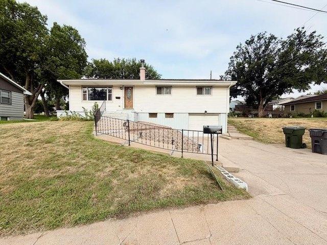 1106 Westridge Pkwy, McCook, NE 69001