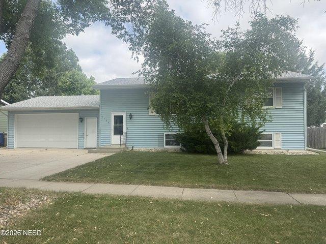 1106 20th St NE, Watertown, SD 57201