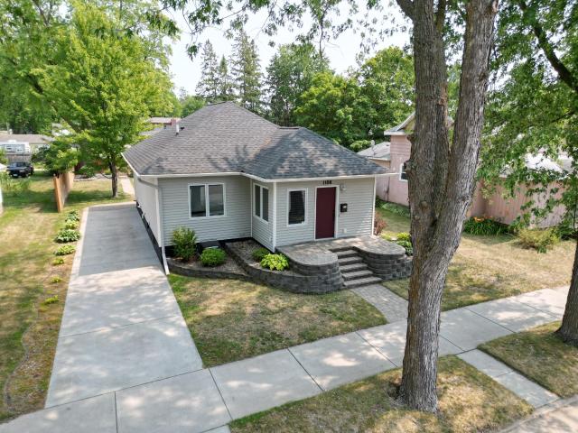 1106 2nd Street SW