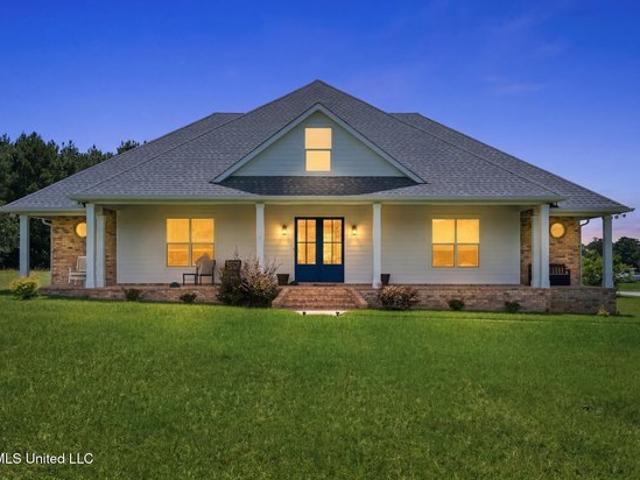 11070 Jason Dr, Pass Christian, MS 39571