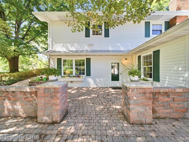 11075 Shadywood Drive