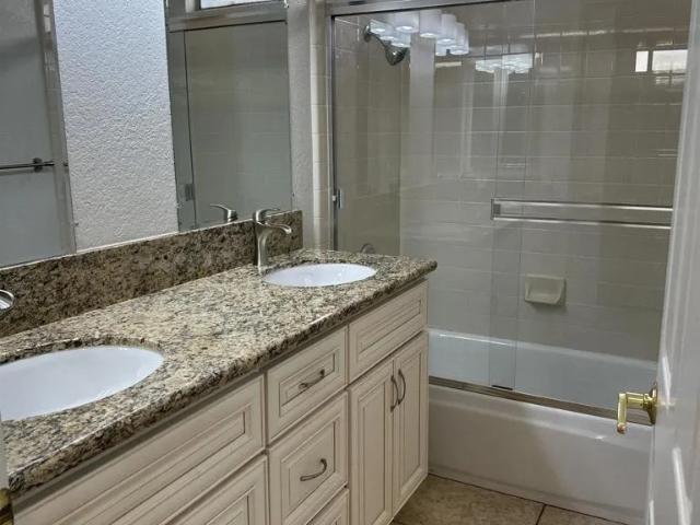 11079 Avenida De Los Lobos