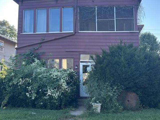 1107 N 7th St, Burlington, IA 52601
