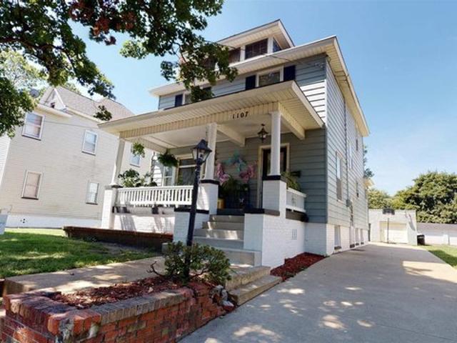1107 N Douglas St, Peoria, IL 61606