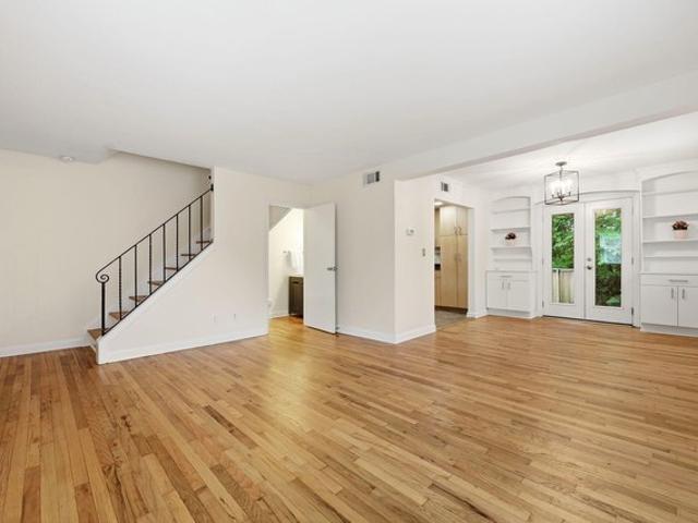 1107 Nichols Dr, Raleigh, NC 27605