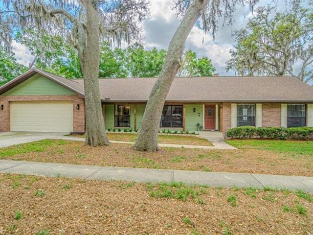 1107 Oakridge Manor Dr, Brandon, FL 33511