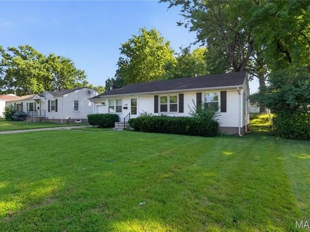 1107 Bakewell Dr, Saint Louis, MO 63137