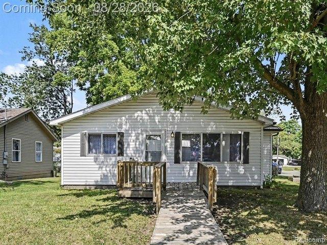 1107 Corydon Dr, Genesee, MI 48458
